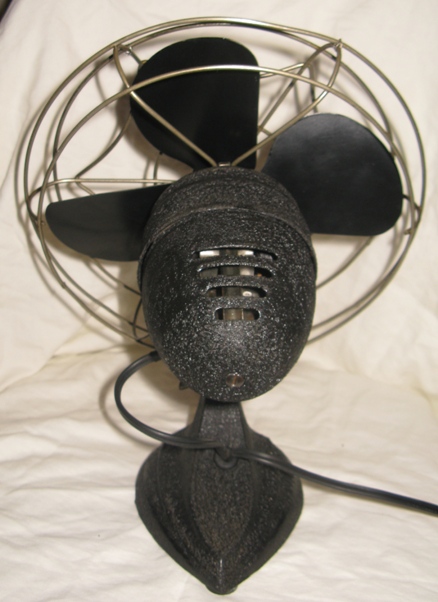 Eskimo Spider Web Model 1005J, Bersted Manufacturing Company, Circa 1945