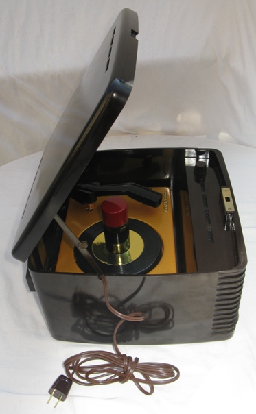 1952 RCA 45-EY-3 Bakelite Record Player
